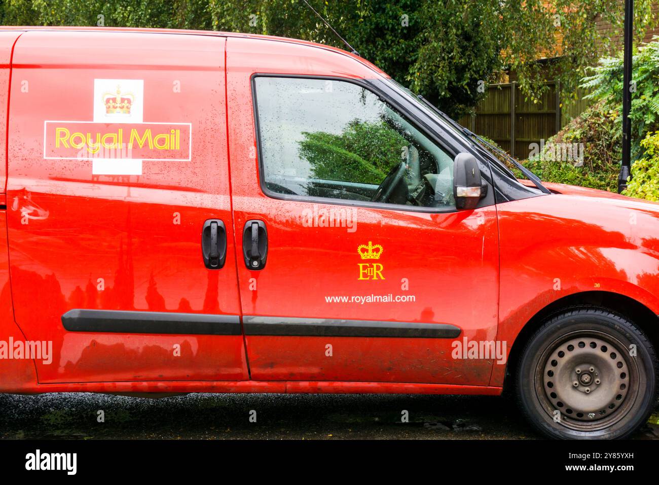 Post office van hi-res stock photography and images - Alamy