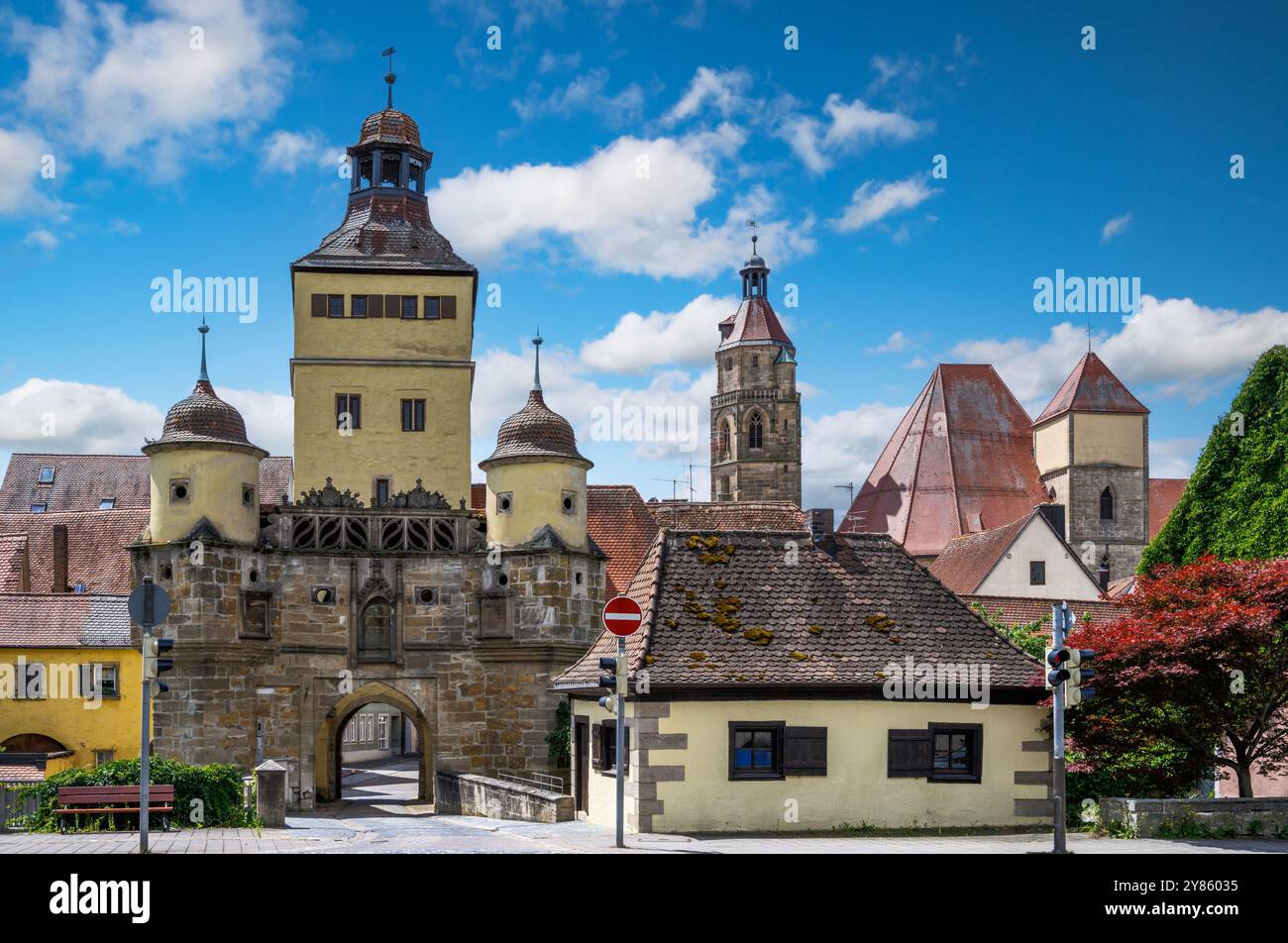 Historic city gate of Weissenburg (Franconia, Germany) called Ellinger ...