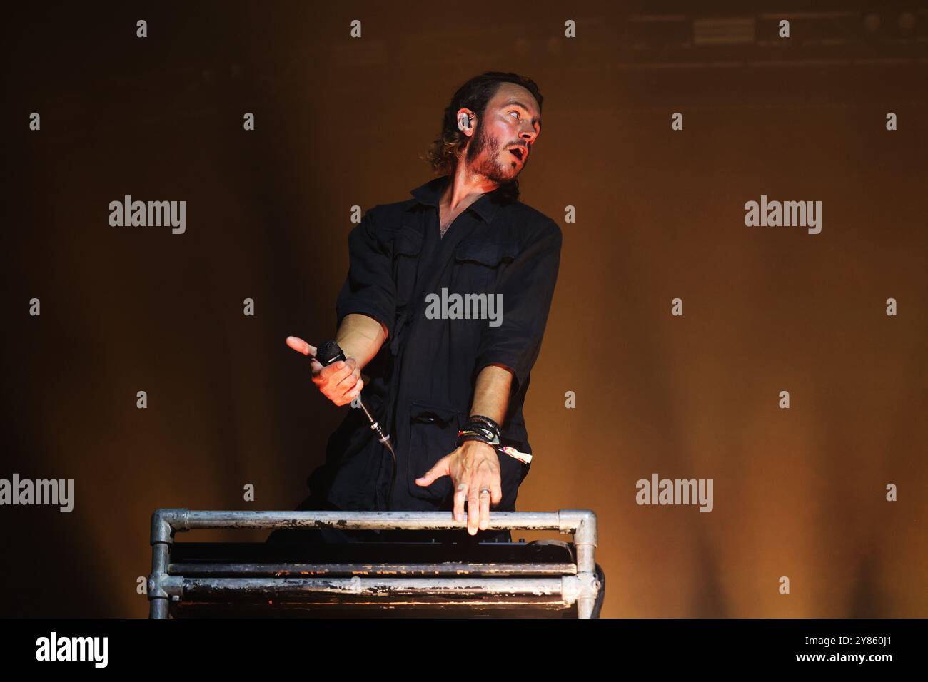 Tom smith lead singer editors hi-res stock photography and images - Alamy