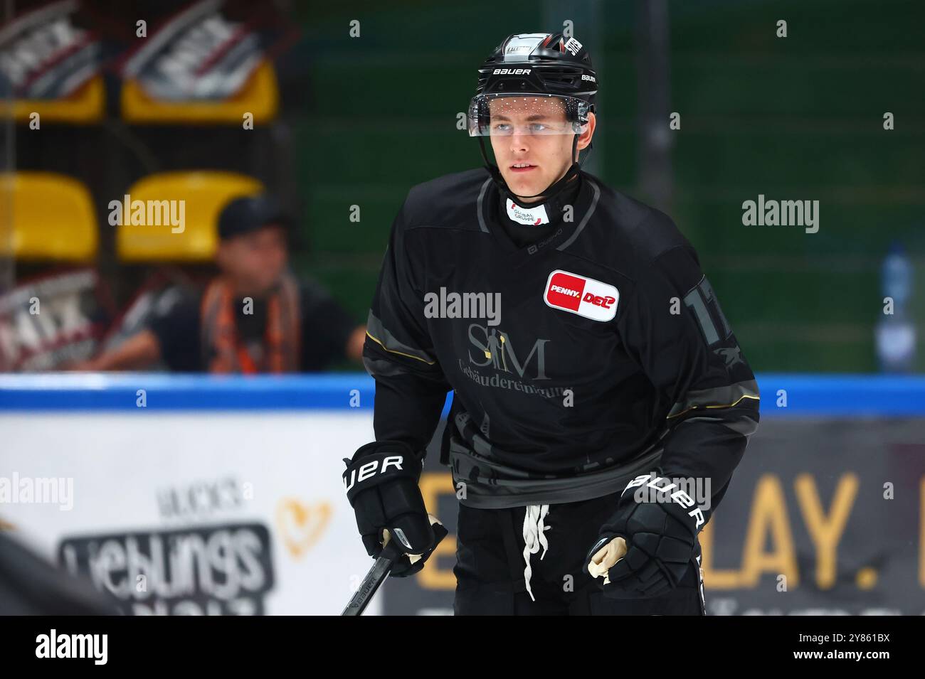 Jan-Luca Sennhenn (Koeln) Loewen Frankfurt vs Koelner Haie, Eishockey ...