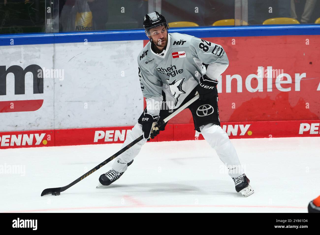 Alexandre Grenier (Koeln) Loewen Frankfurt vs Koelner Haie, Eishockey ...
