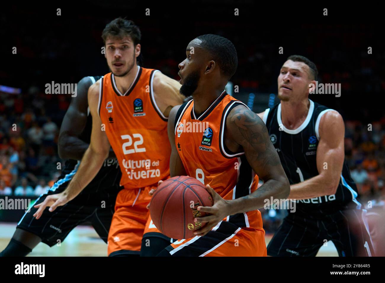 Ethan Happ of Valencia basket, Jean Montero of Valencia basket in ...