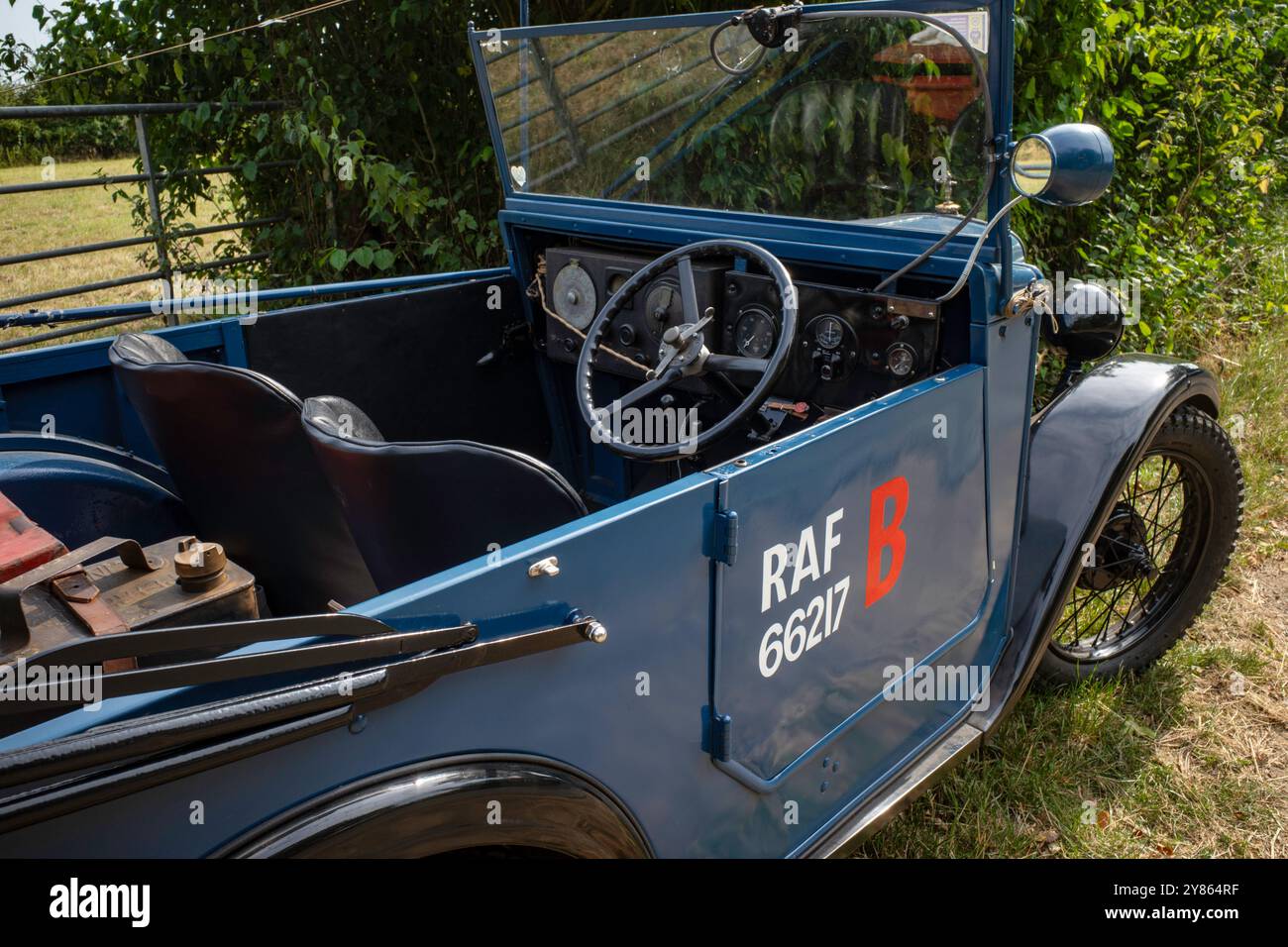 Vintage Austin car Stock Photo - Alamy