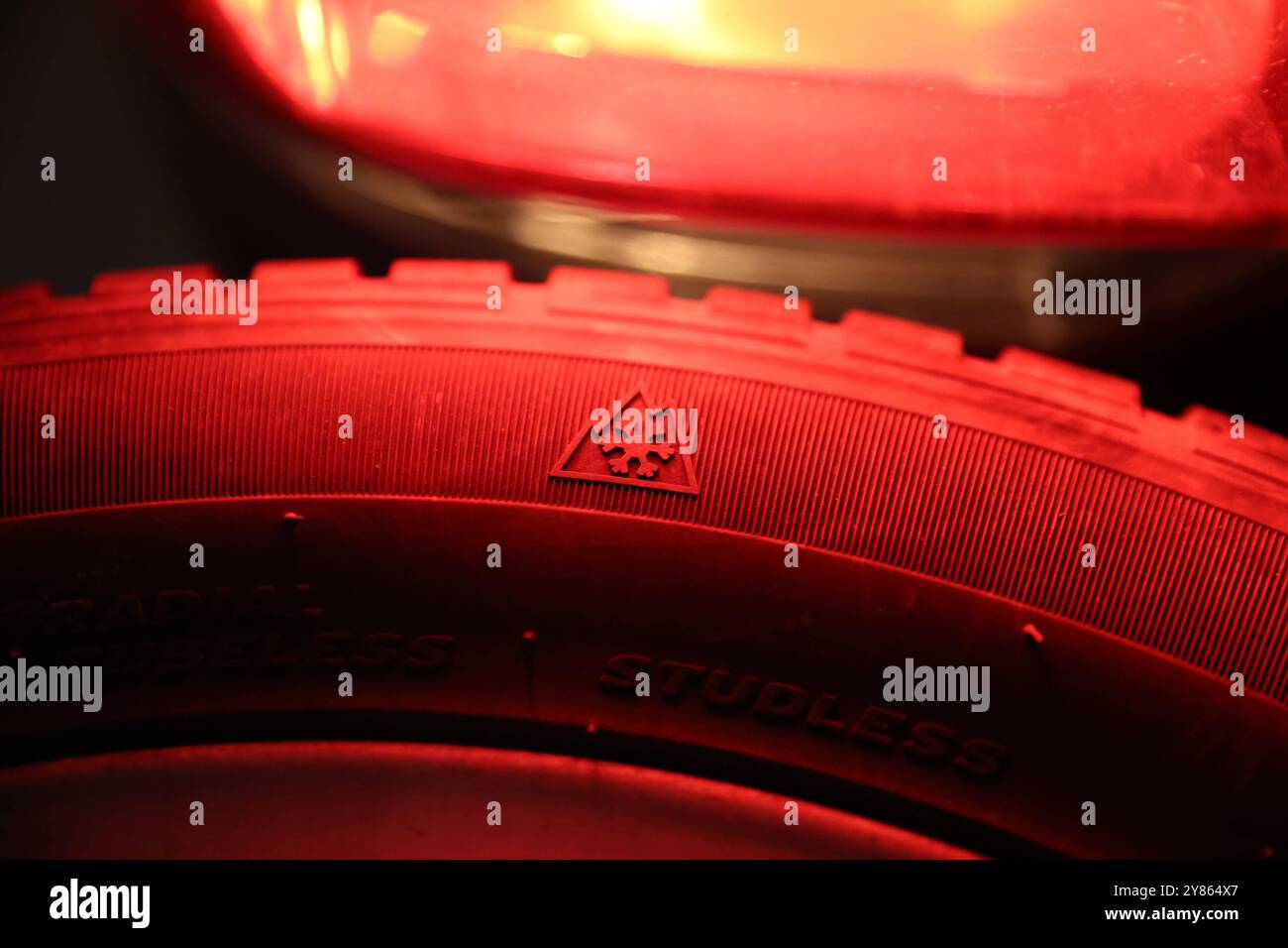 Reifensymbol hi-res stock photography and images - Alamy