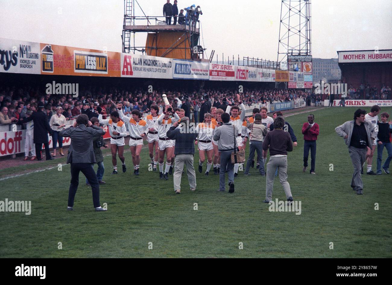 Bradford City Football Club Fire Disaster 11 May 1985 Stock Photo - Alamy