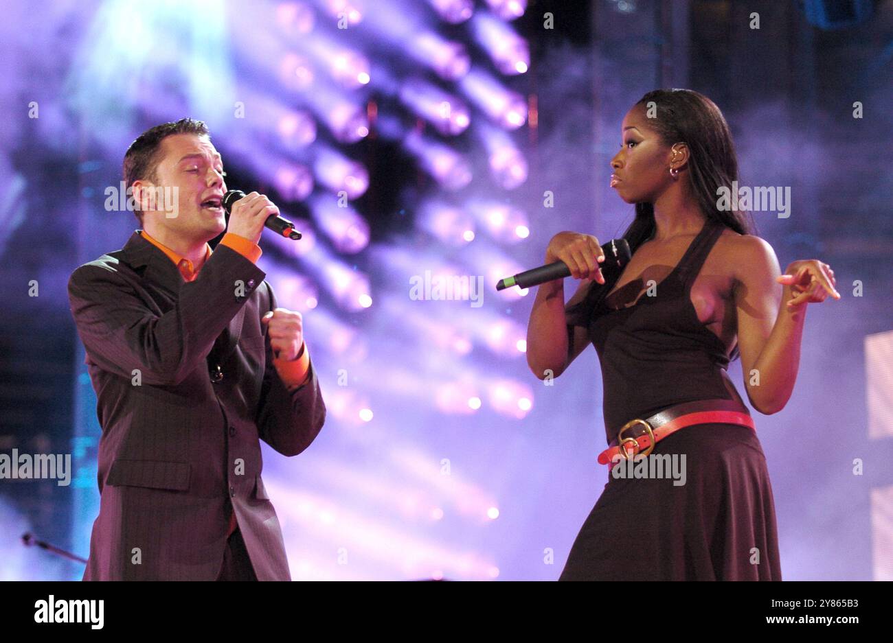 Tiziano ferro photographs 2004 hi-res stock photography and images - Alamy