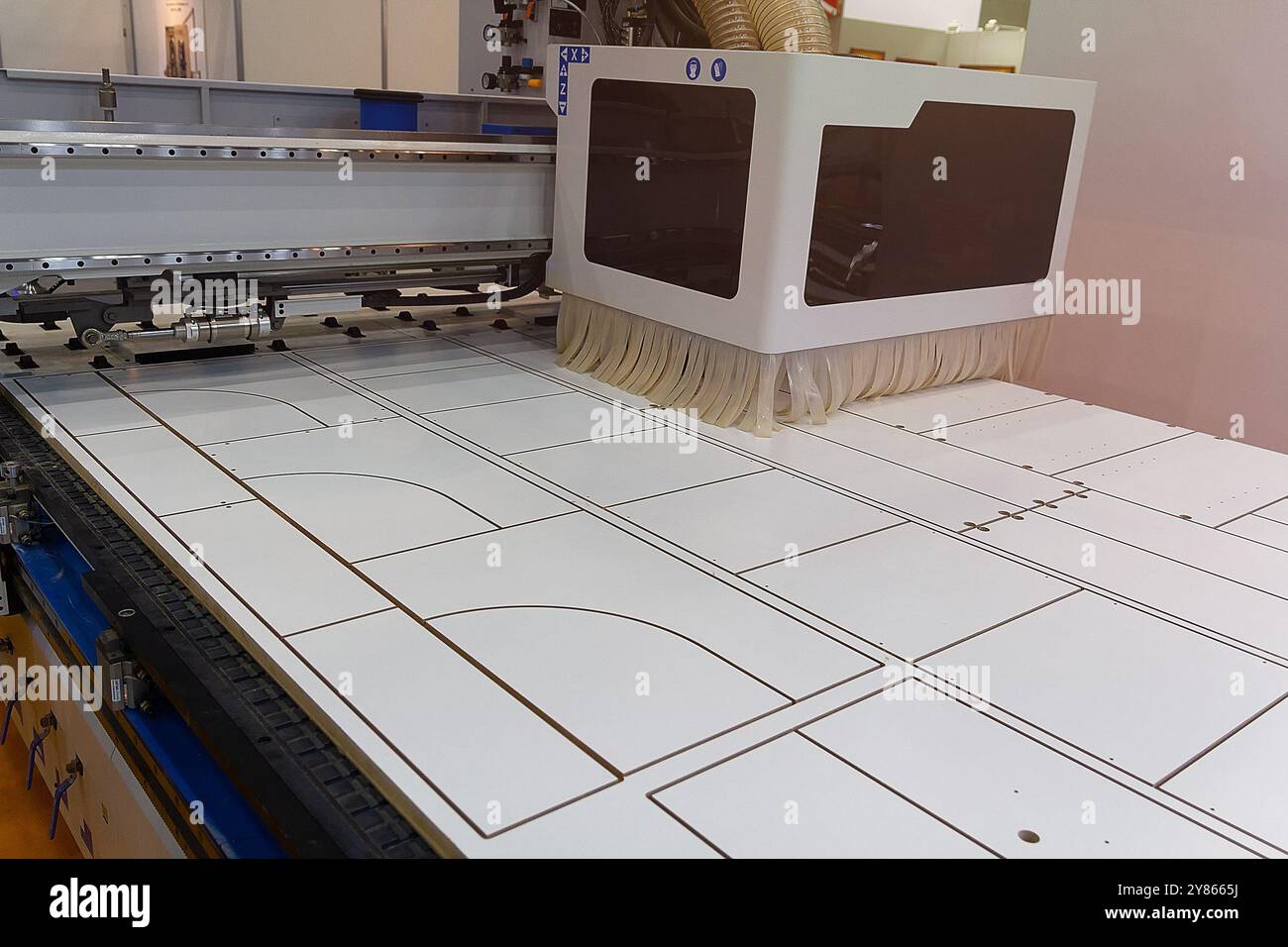 Machine format cutting machines cut chipboard furniture. Furniture ...