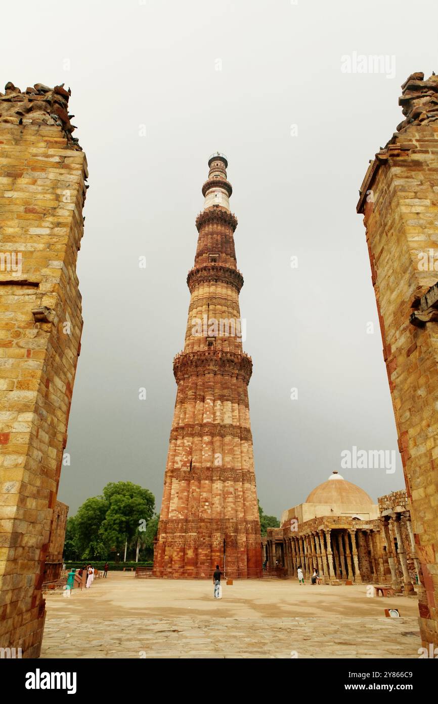 The Qutab Minar in Mehrauli, South Delhi, Delhi, India Stock Photo - Alamy