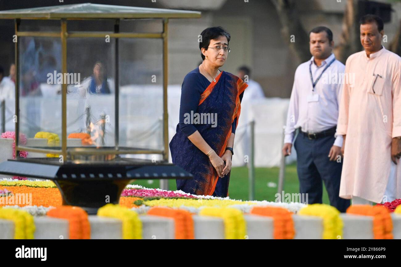NEW DELHI, INDIA - OCTOBER 2: Delhi Chief Minister Atishi pays homage ...