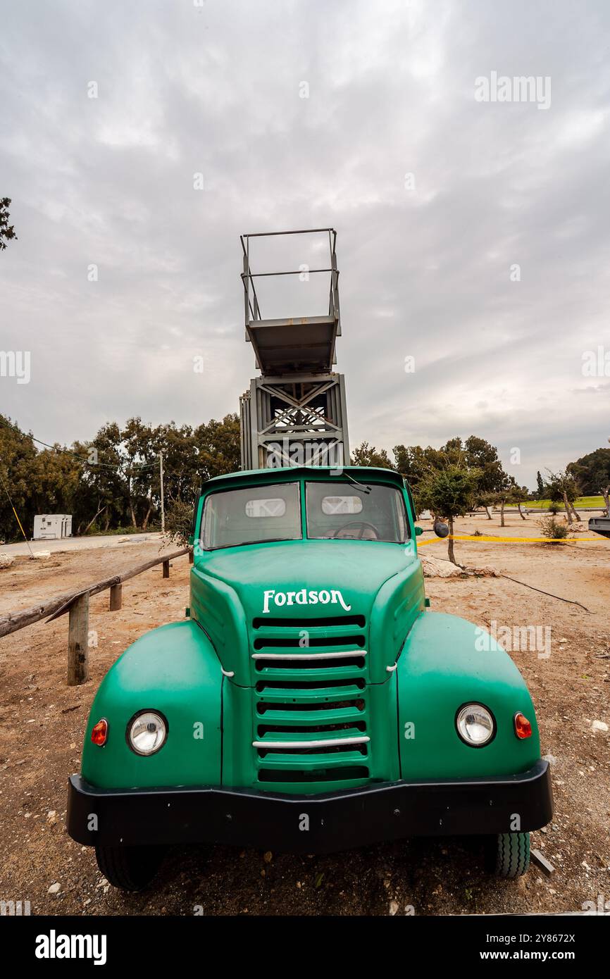 1958 Ford Thames Trader ET6 4D 504E 3.6 Litre 4 -Cyl Diesel Dropside ...