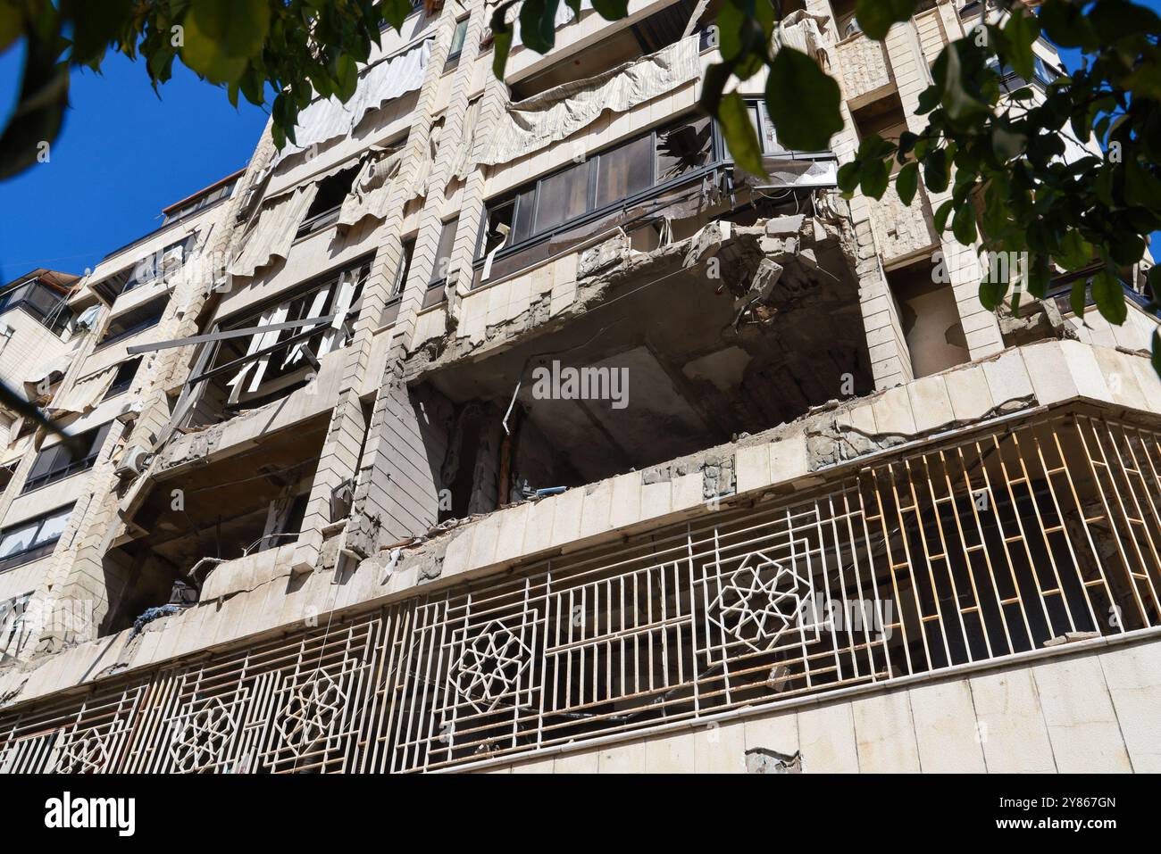 Sylvain Rostaing / Le Pictorium - Beirut on October 3 after a night of ...