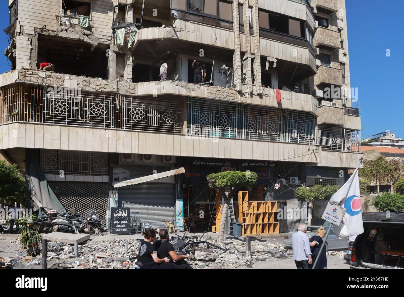Sylvain Rostaing / Le Pictorium - Beirut on October 3 after a night of ...