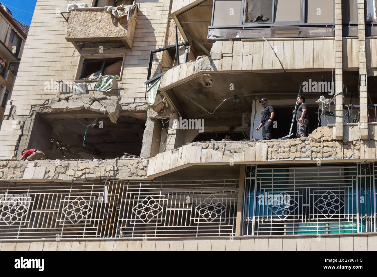 Sylvain Rostaing / Le Pictorium - Beirut on October 3 after a night of ...