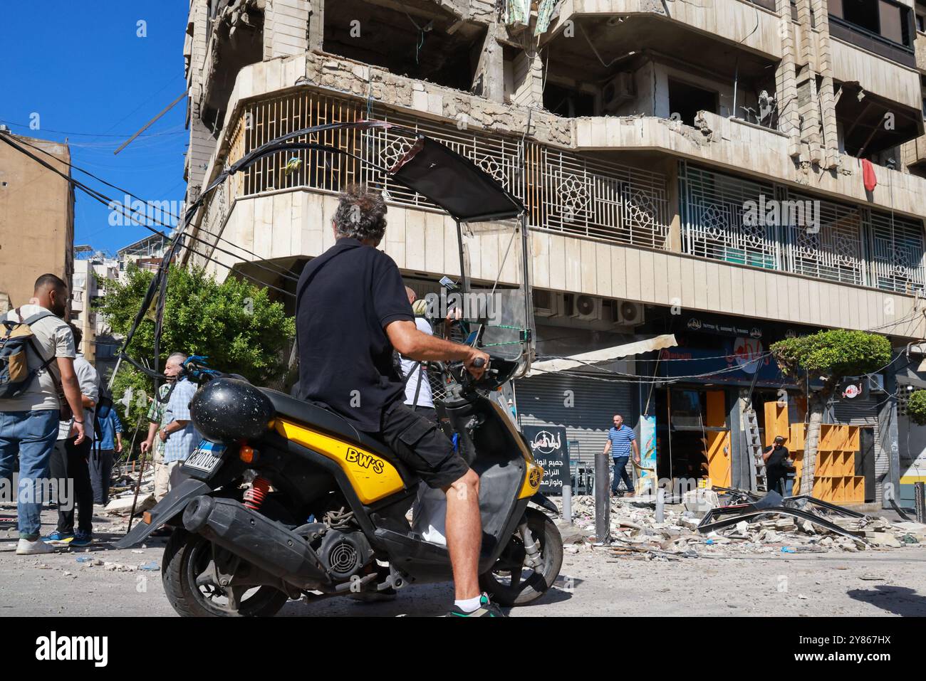 Sylvain Rostaing / Le Pictorium - Beirut on October 3 after a night of ...