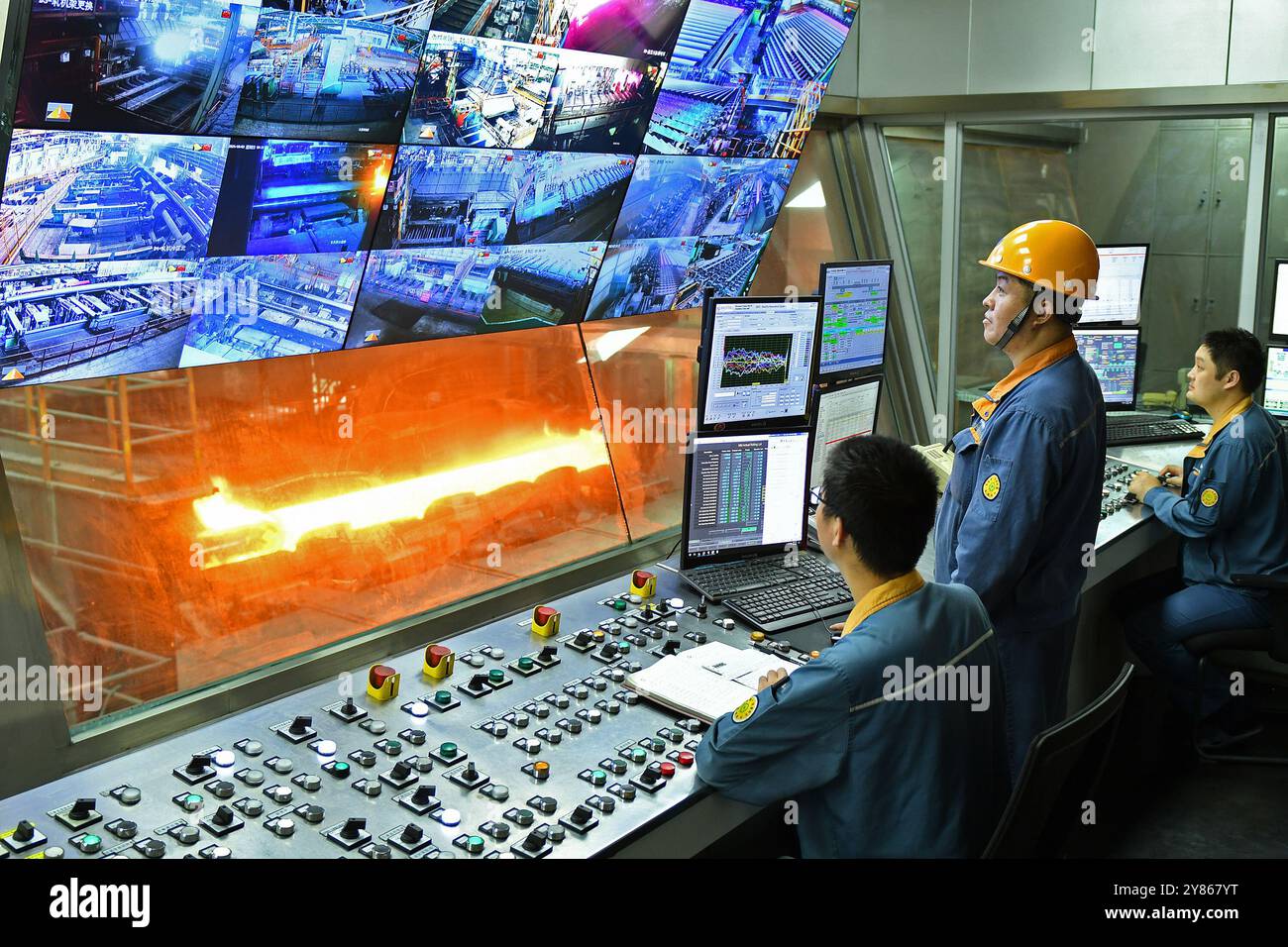 Operation system hi-res stock photography and images - Alamy