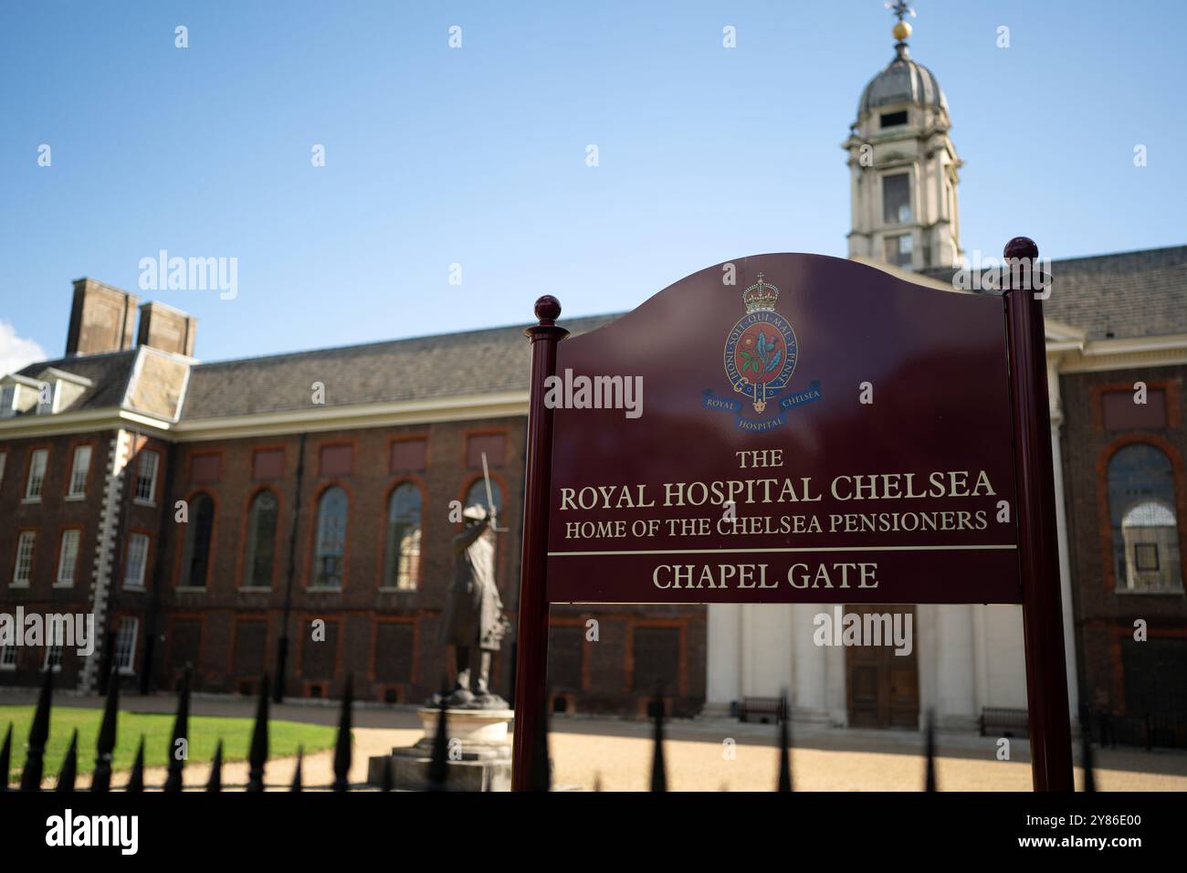 The In-Pensioner statue by Philip Jackson in front of the Royal ...