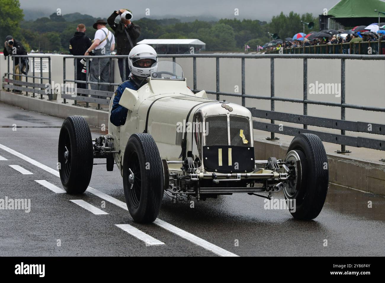 Julian Wilton, ERA B-Type R7B, Goodwood Trophy, a twenty minute race ...