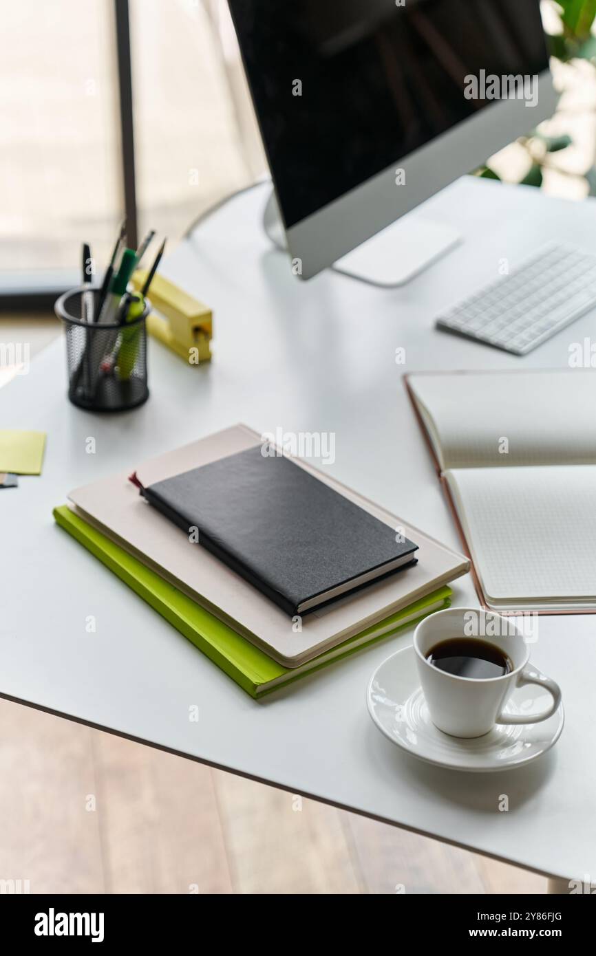 Digital workspace organization hi-res stock photography and images - Alamy