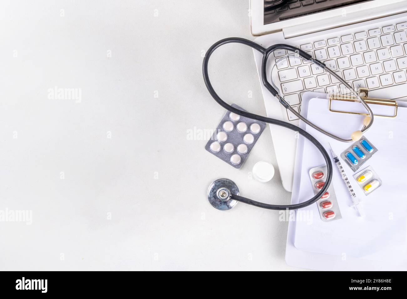 Simple medical healthcare background with notebook, clipboard ...