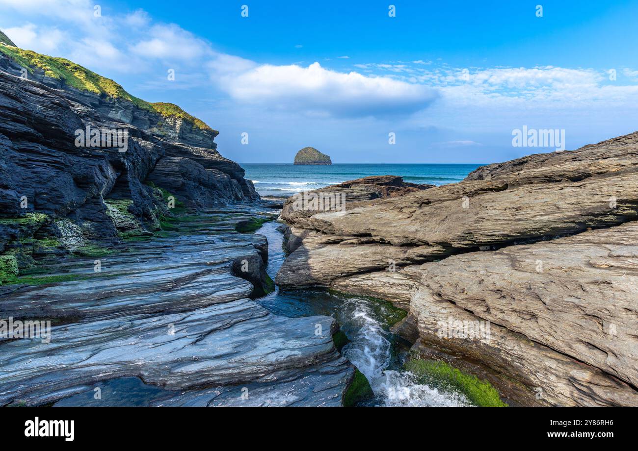 Trebarwith Strand Beach and Gull rock, Cornwall, England Stock Photo ...