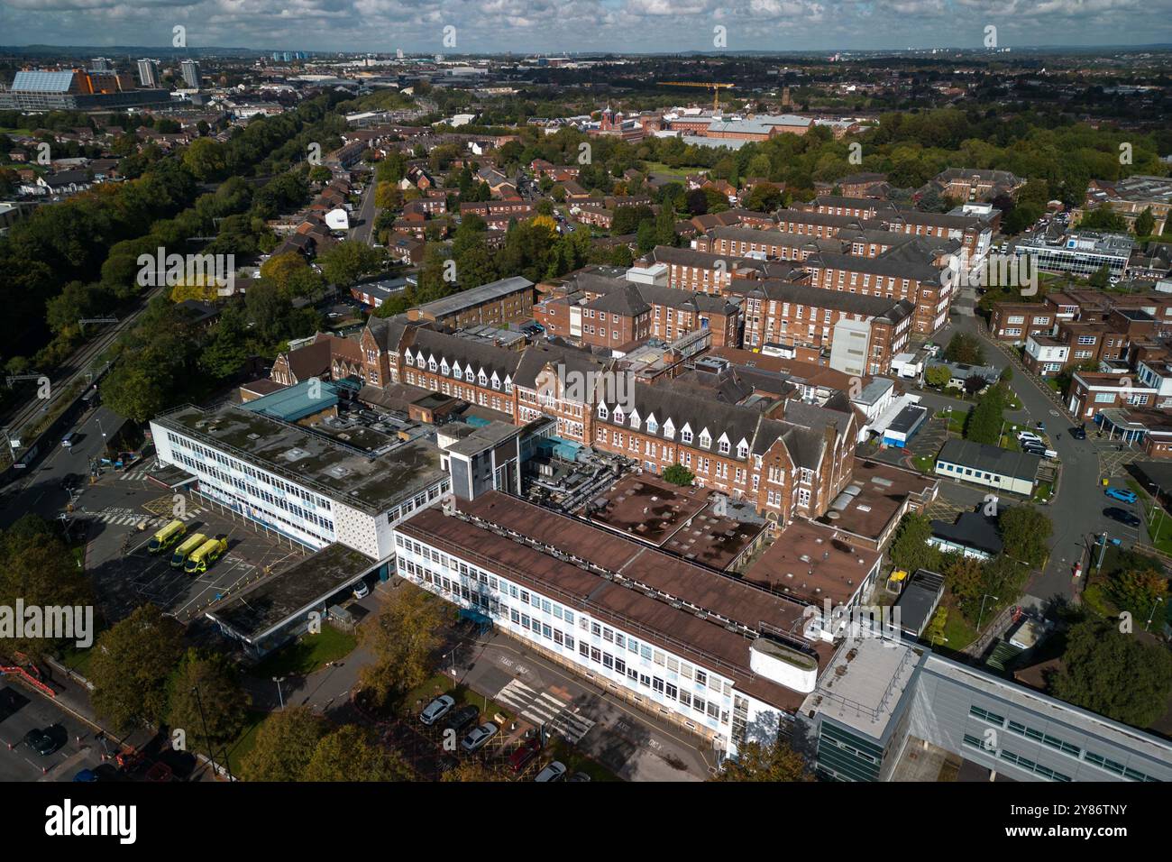 Dudley Road, Birmingham, 3rd October, 2024. Birmingham's City Hospital ...