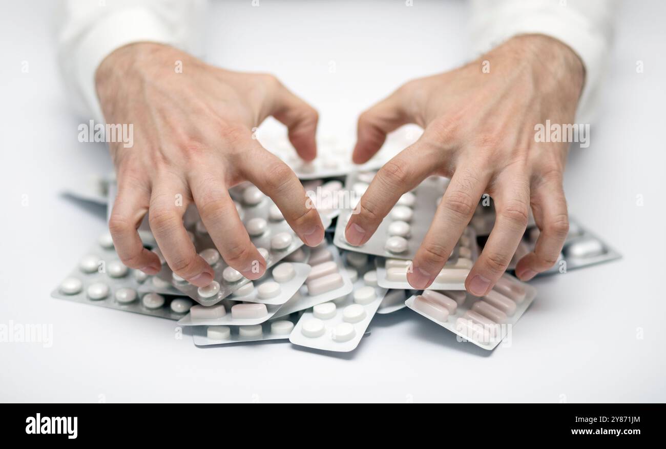 Drug overdose addiction pill hi-res stock photography and images - Alamy
