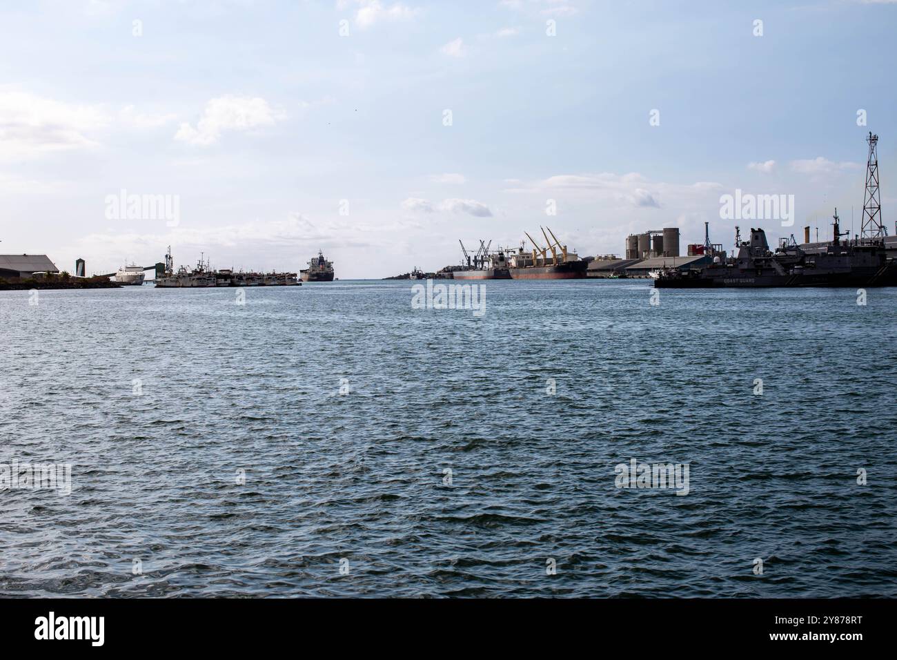 Aussi le port de mer hi-res stock photography and images - Alamy