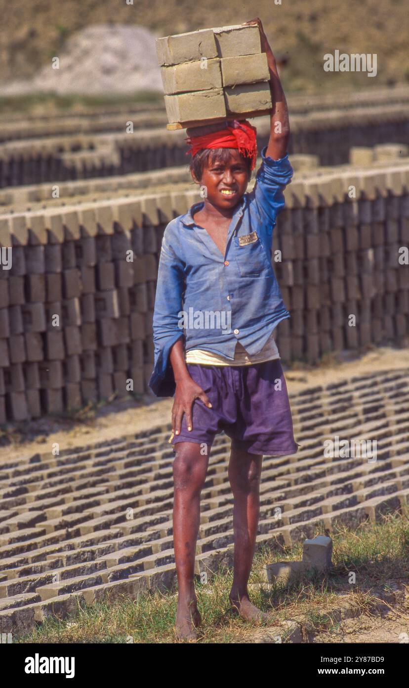 Child labour factory asia hi-res stock photography and images - Alamy