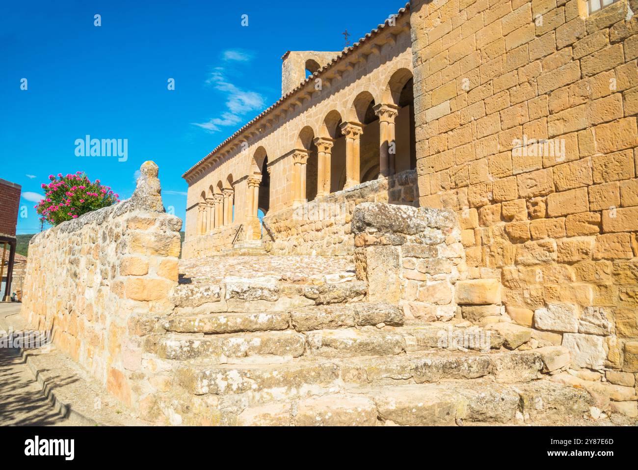 Escaleras de atrio hi-res stock photography and images - Alamy