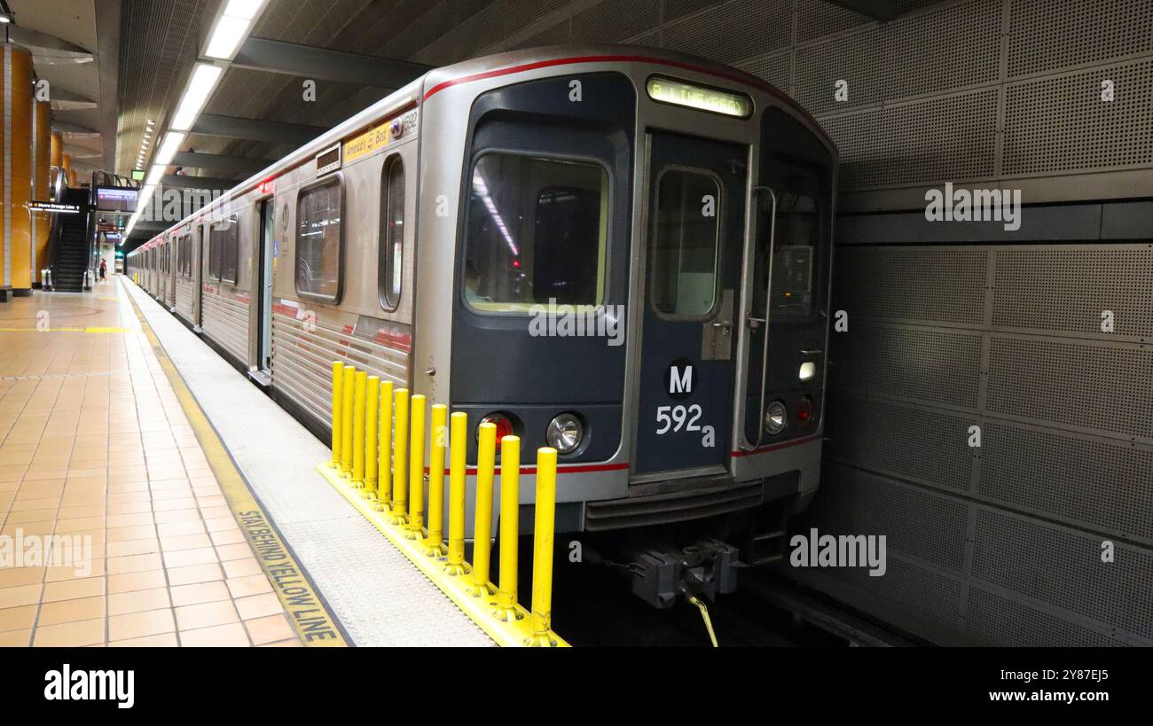 Los Angeles Metro Rail B Line Train stopped at Metro Station Stock ...