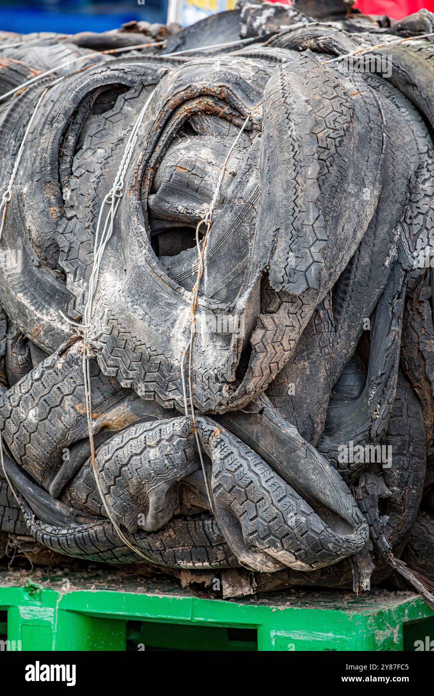 Pile old tyres recycling hi-res stock photography and images - Alamy