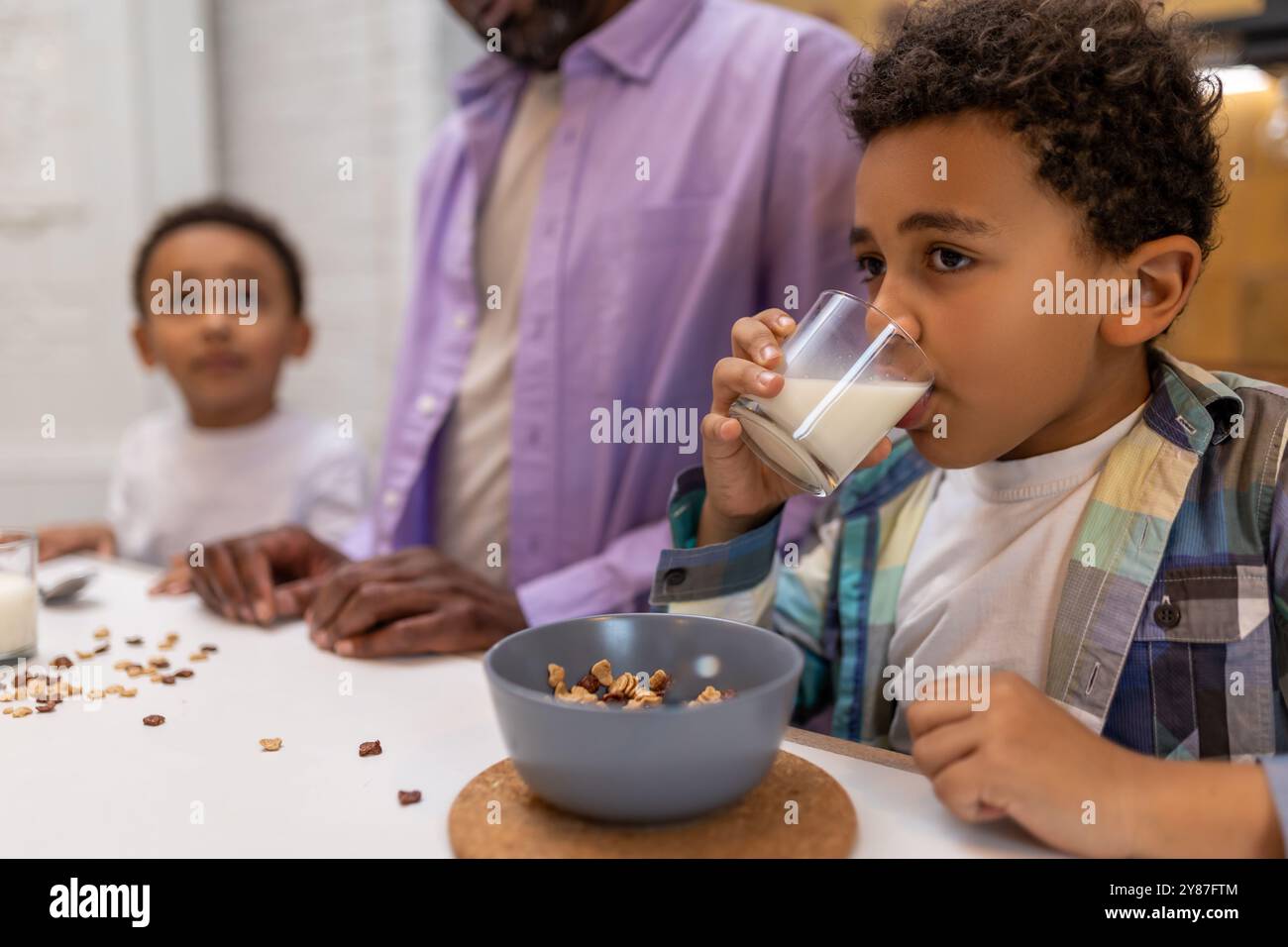 Kids african family breakfast hi-res stock photography and images - Alamy