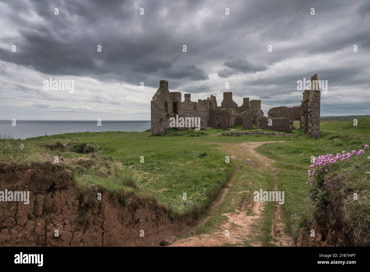 New slains castle aberdeenshire hi-res stock photography and images - Alamy
