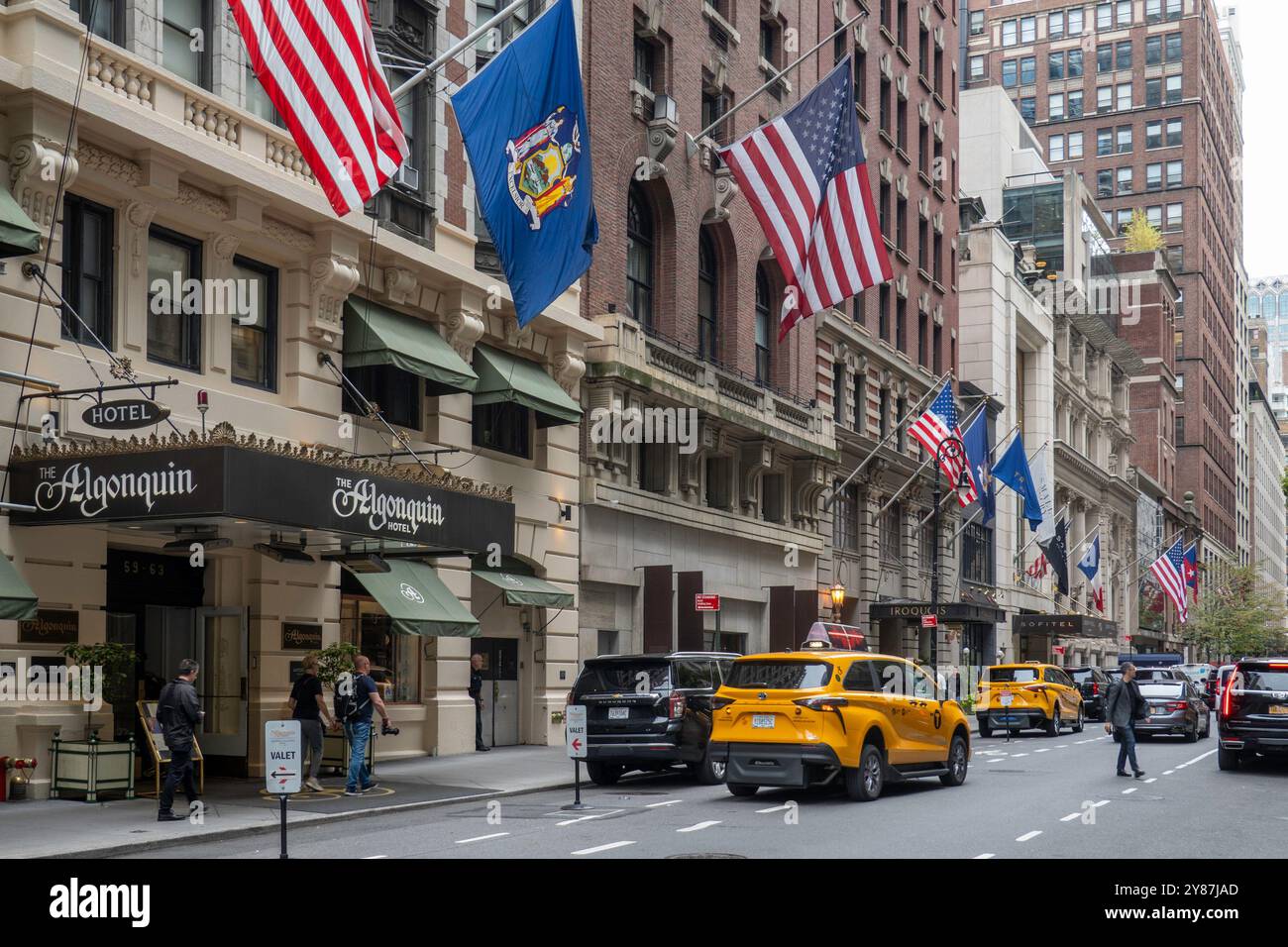 The Algonquin Hotel and university clubs are on W. 44th St. in Midtown ...