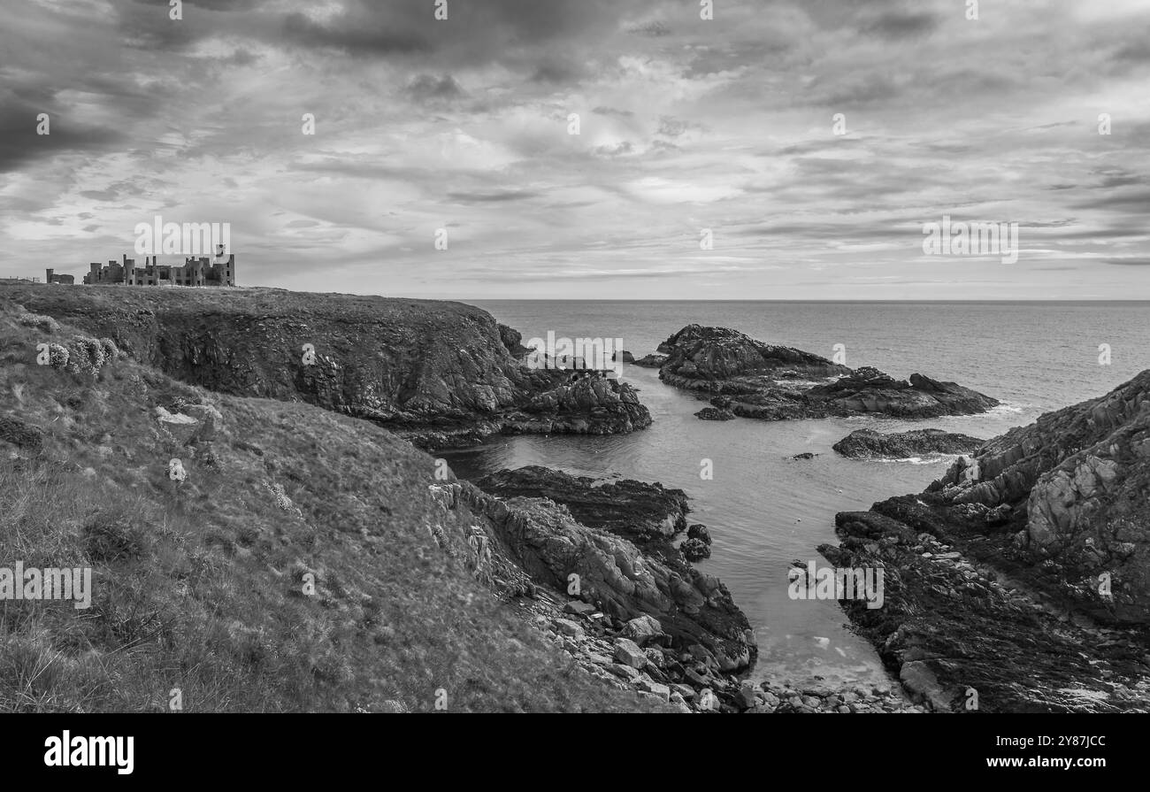 Slains castle scotland Black and White Stock Photos & Images - Alamy