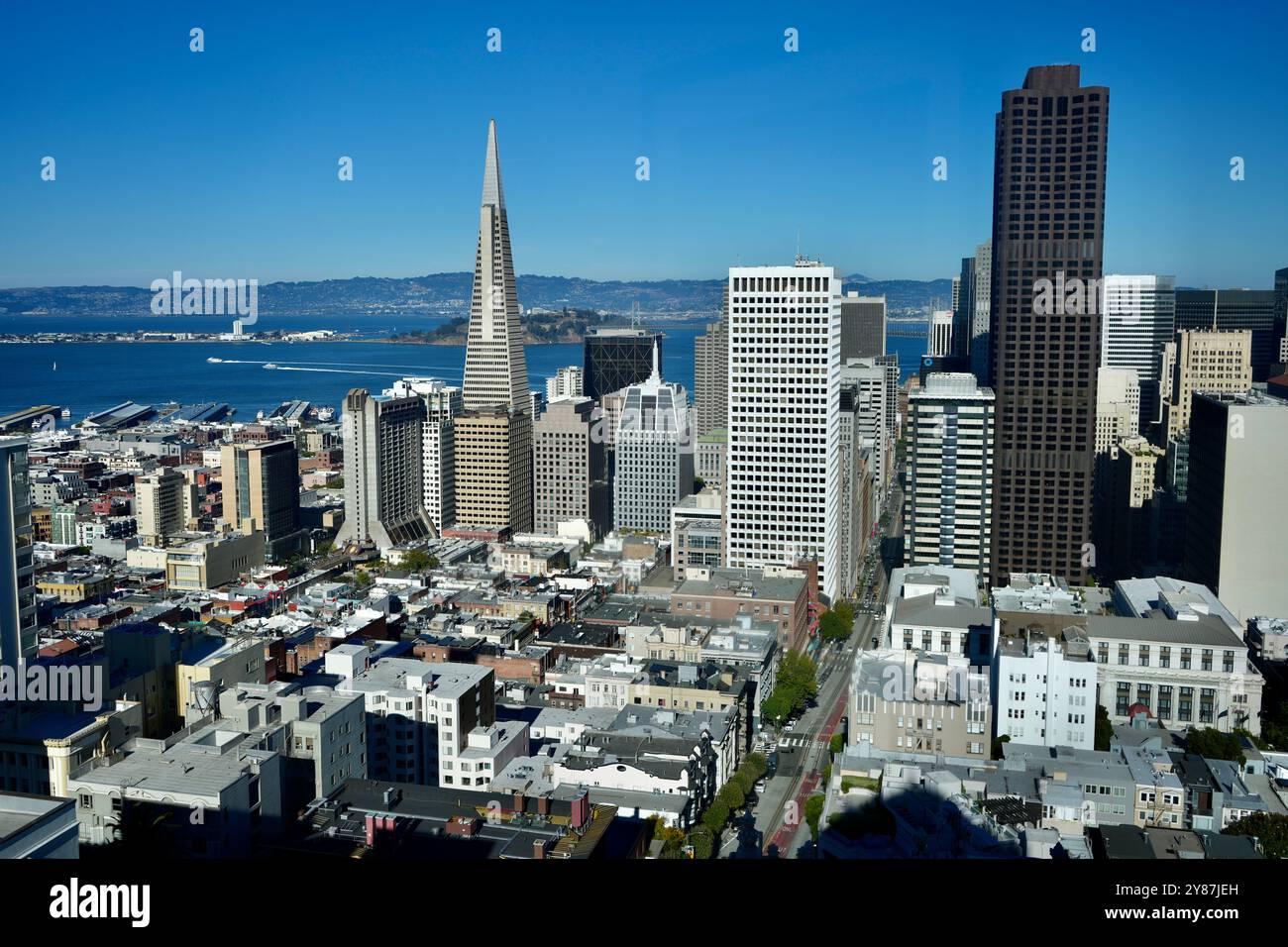 View of the city from the top of Nob Hill. including the Transamerica ...