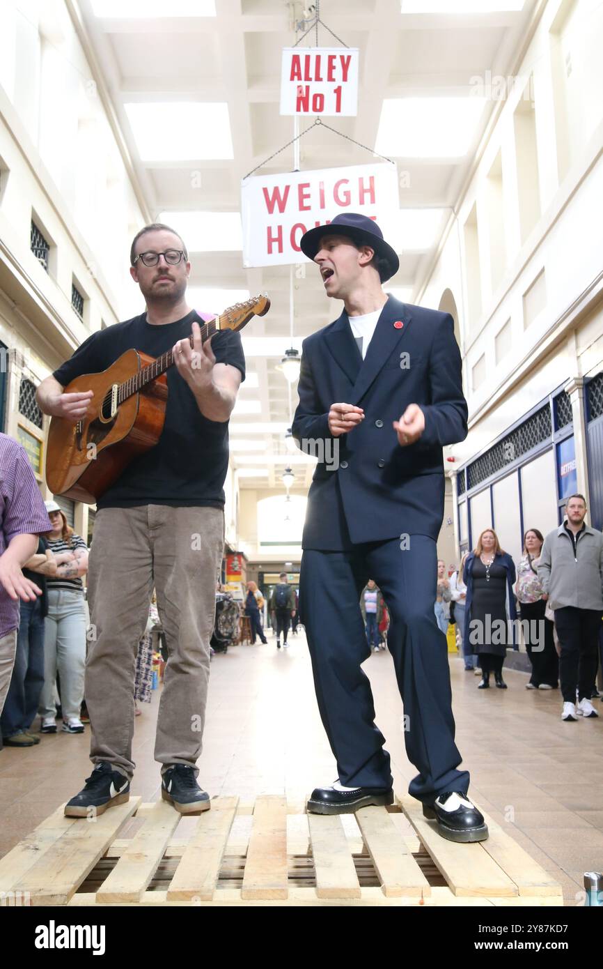 Maxïmo Park Band surprise acoustic performance of new album Stream of ...