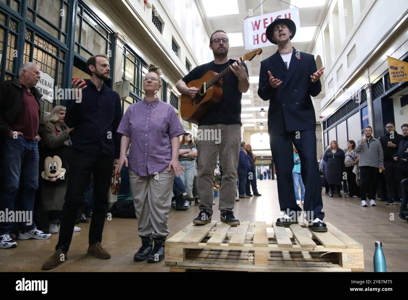 Maxïmo Park Band surprise acoustic performance of new album Stream of ...