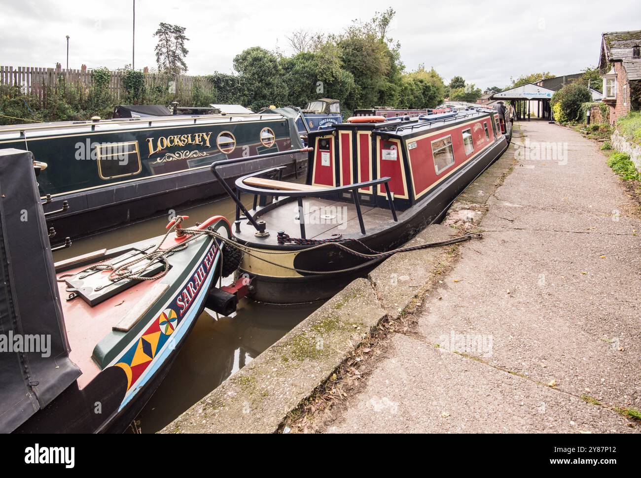 Locksley narrowboat hi-res stock photography and images - Alamy