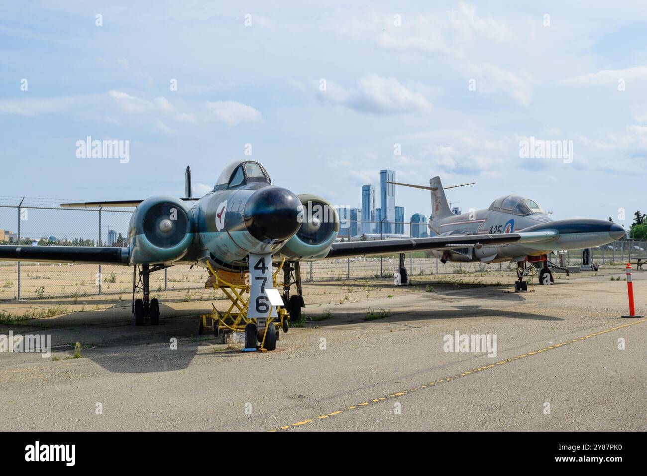 Military aircraft restoration hi-res stock photography and images - Alamy