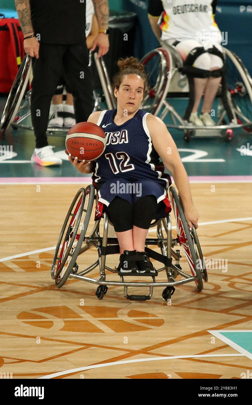 Women wheelchair basketball player hi-res stock photography and images ...