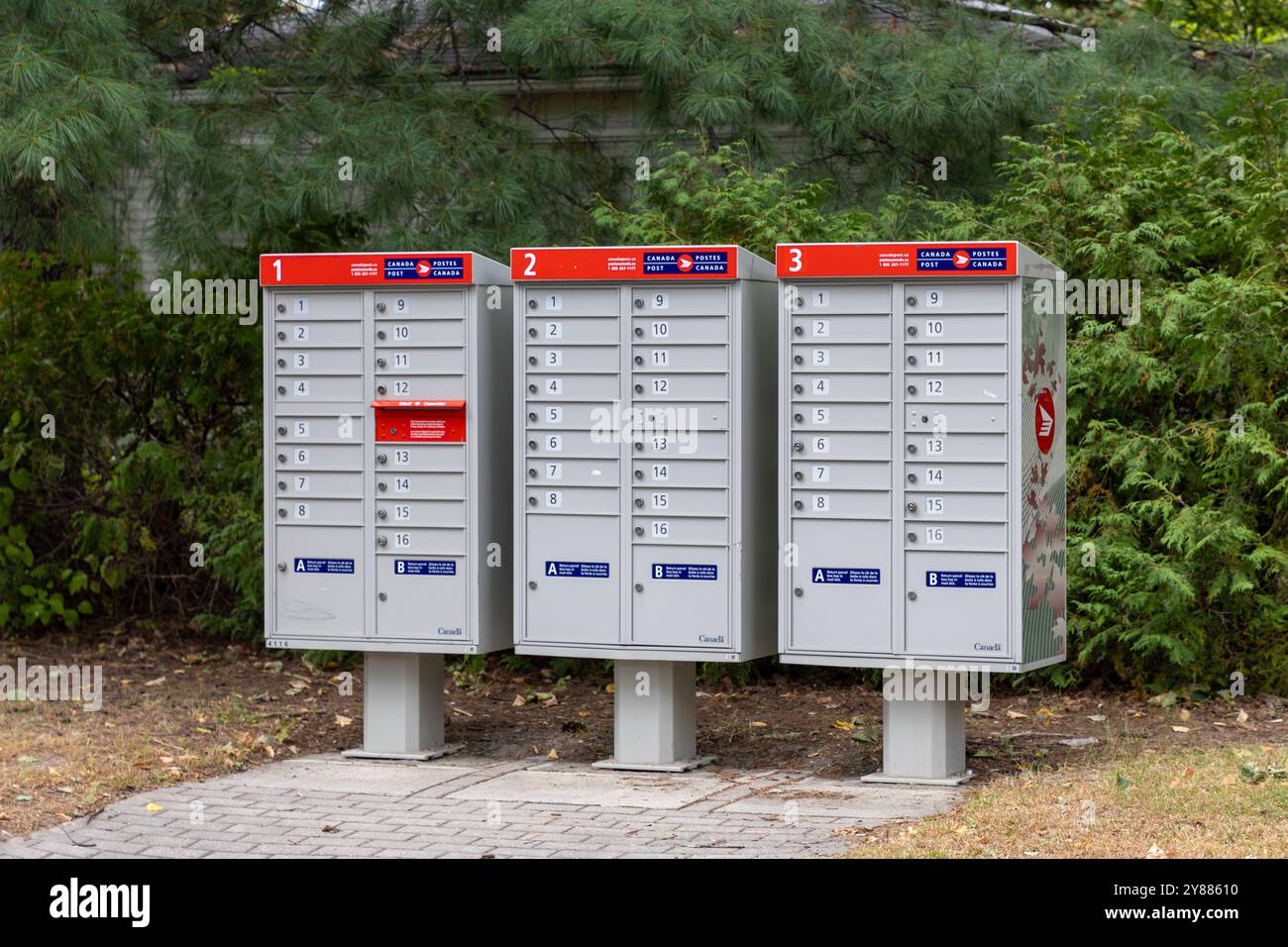 Canada post parcel locker hi-res stock photography and images - Alamy