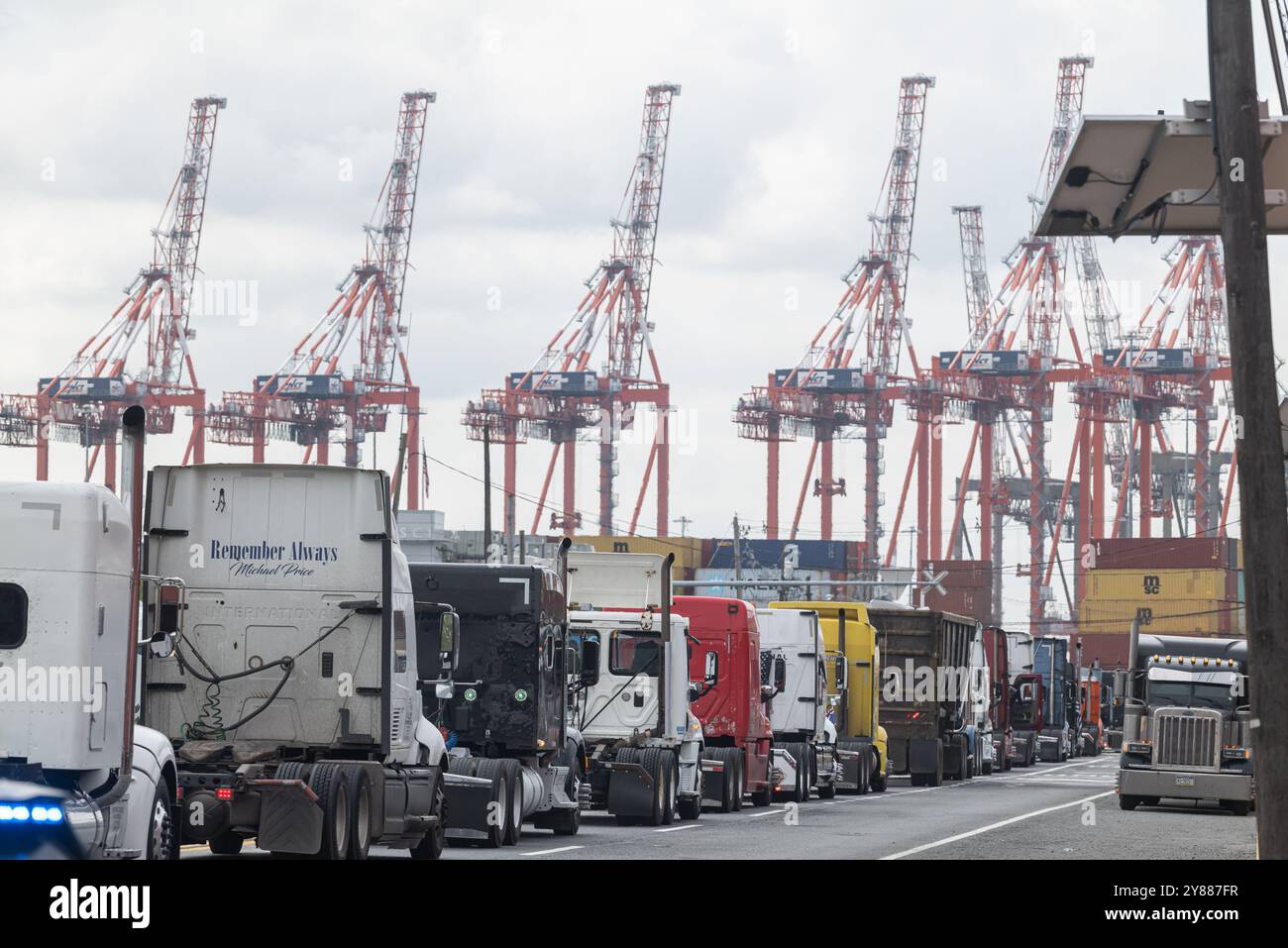 Newark, New Jersey, USA. 3rd Oct, 2024. Over two dozen truckers drove ...