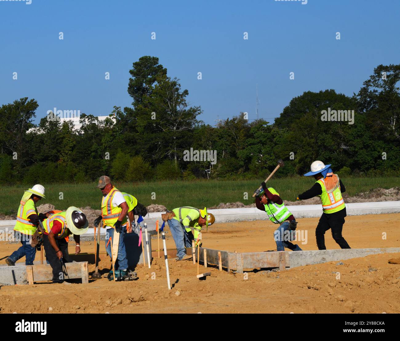 Construction setting hi-res stock photography and images - Alamy