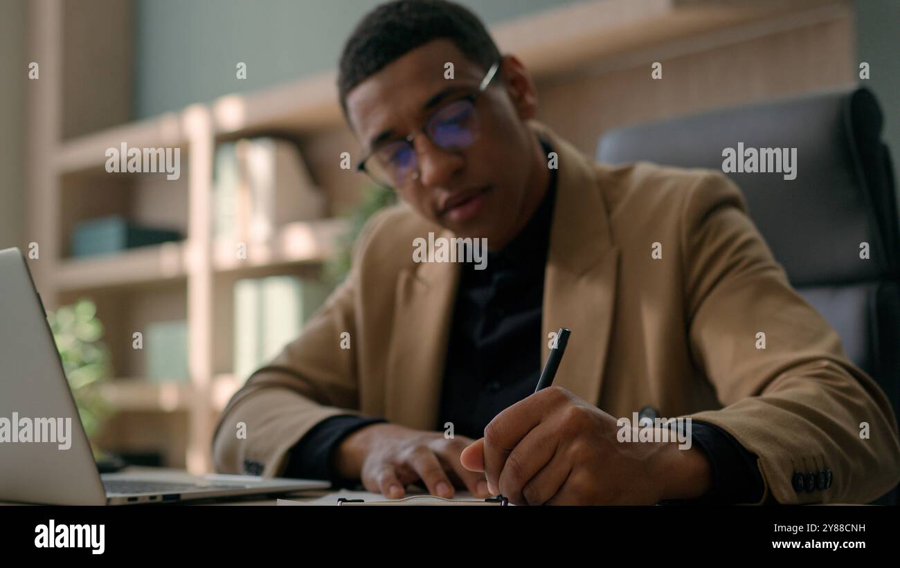 African american read and write hi-res stock photography and images - Alamy