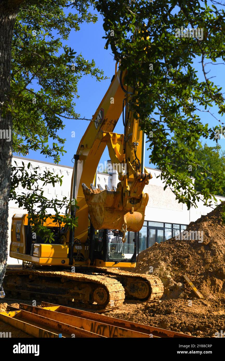Caterpillar 320 GC excavator at work Stock Photo - Alamy