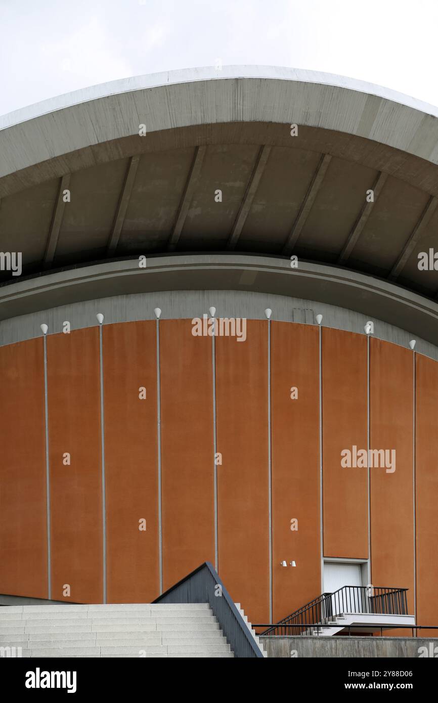 Unique curves and modern design of the House of World Cultures in ...