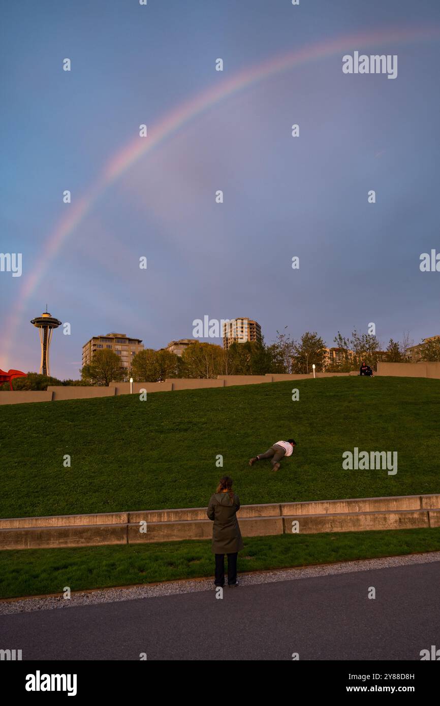 Seattle, USA. 1 Nov, 2023. Seattle rainbow over the space needle from ...