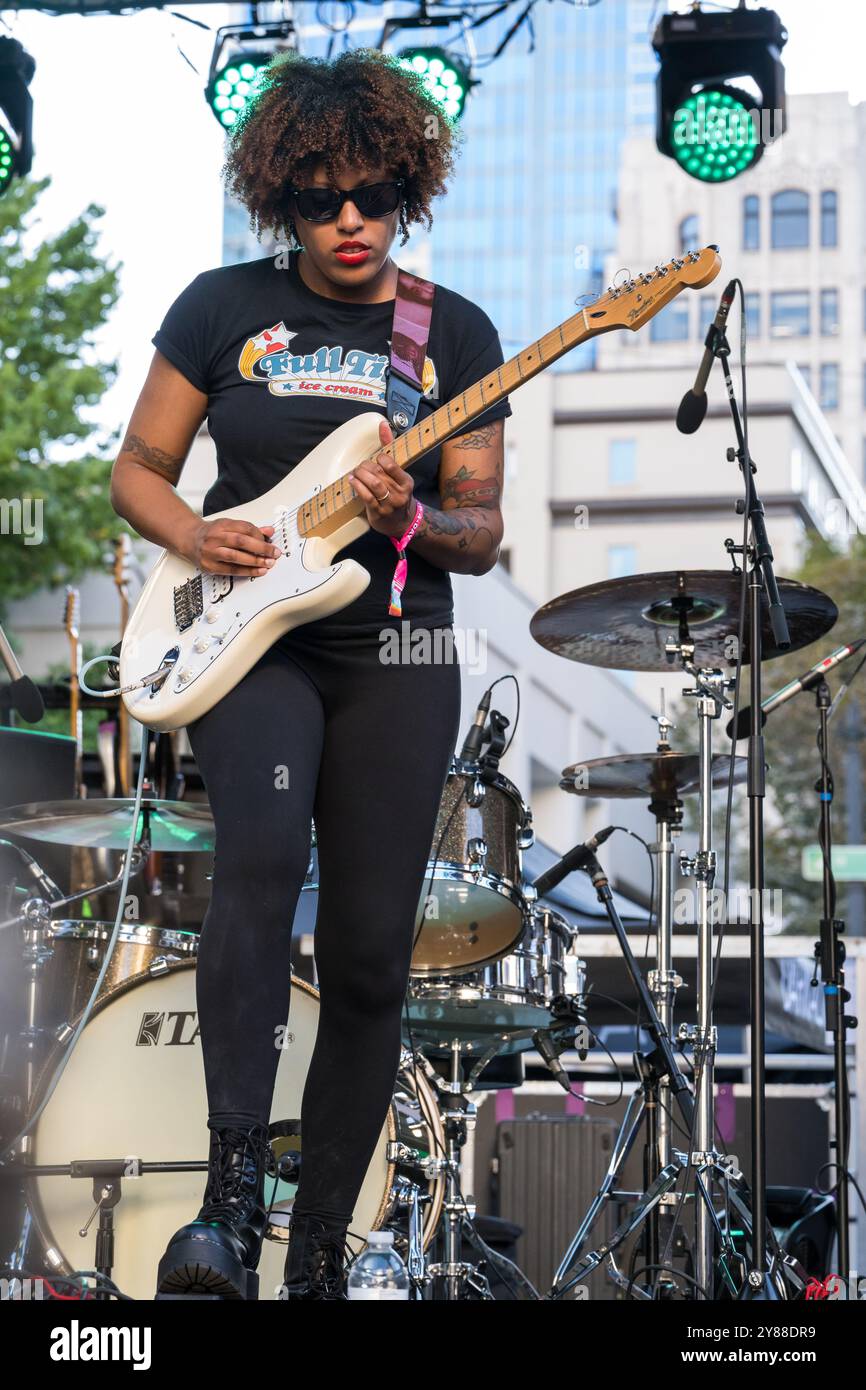 Seattle, USA. 25 Aug, 2024. The Blacktones perform at the Hometeam free Westlake show Stock ...