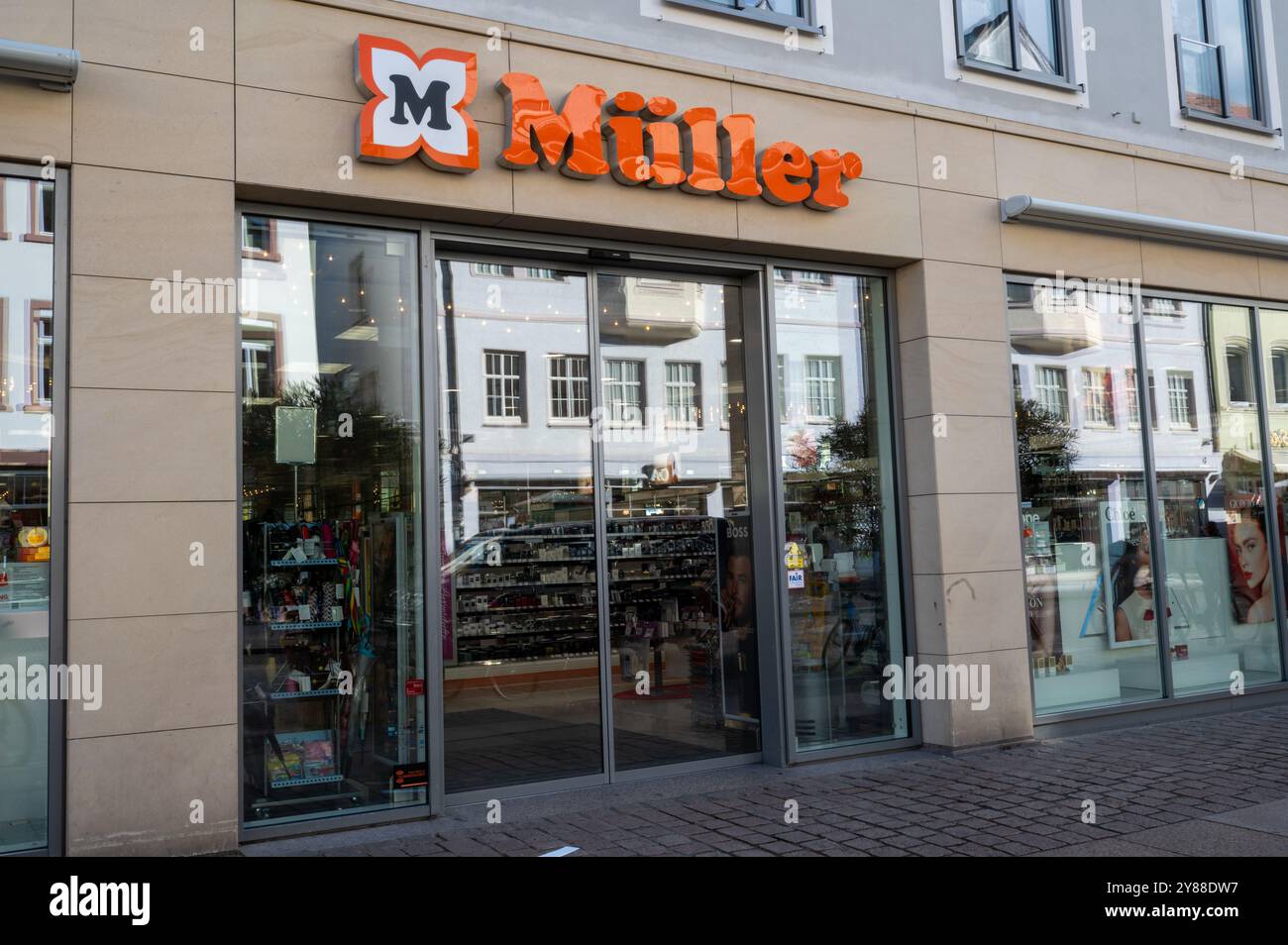 Mueller filiale hi-res stock photography and images - Alamy
